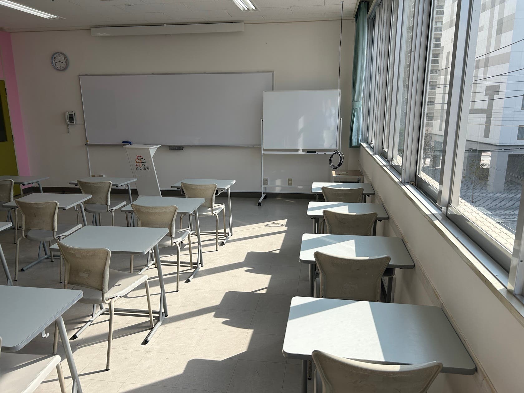 【旭橋駅徒歩5分】定員25＋α！プロジェクター含む備品・高速Wi-Fi無料！東町302会議室の写真19