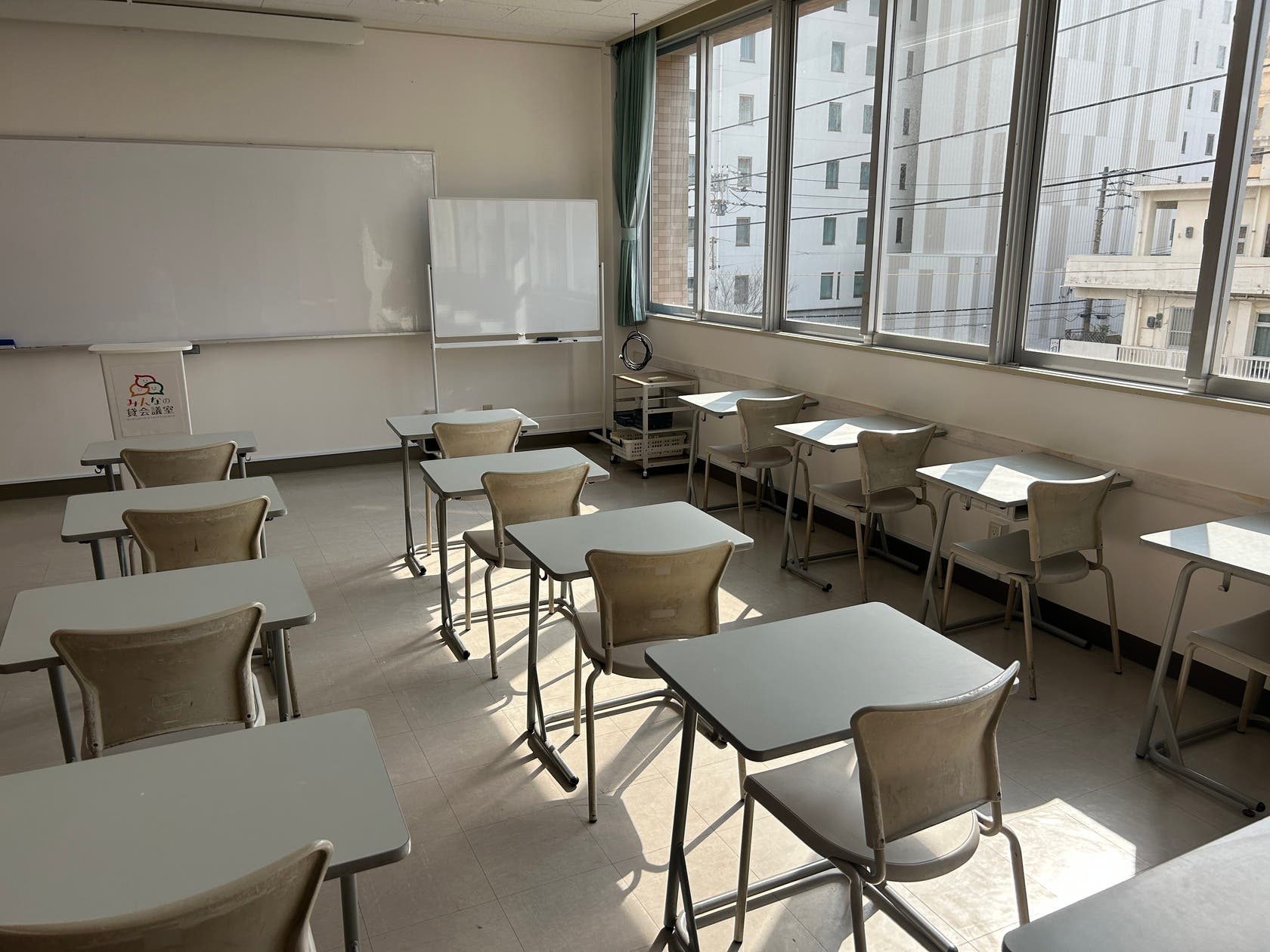 【旭橋駅徒歩5分】定員25＋α！プロジェクター含む備品・高速Wi-Fi無料！東町302会議室の写真3