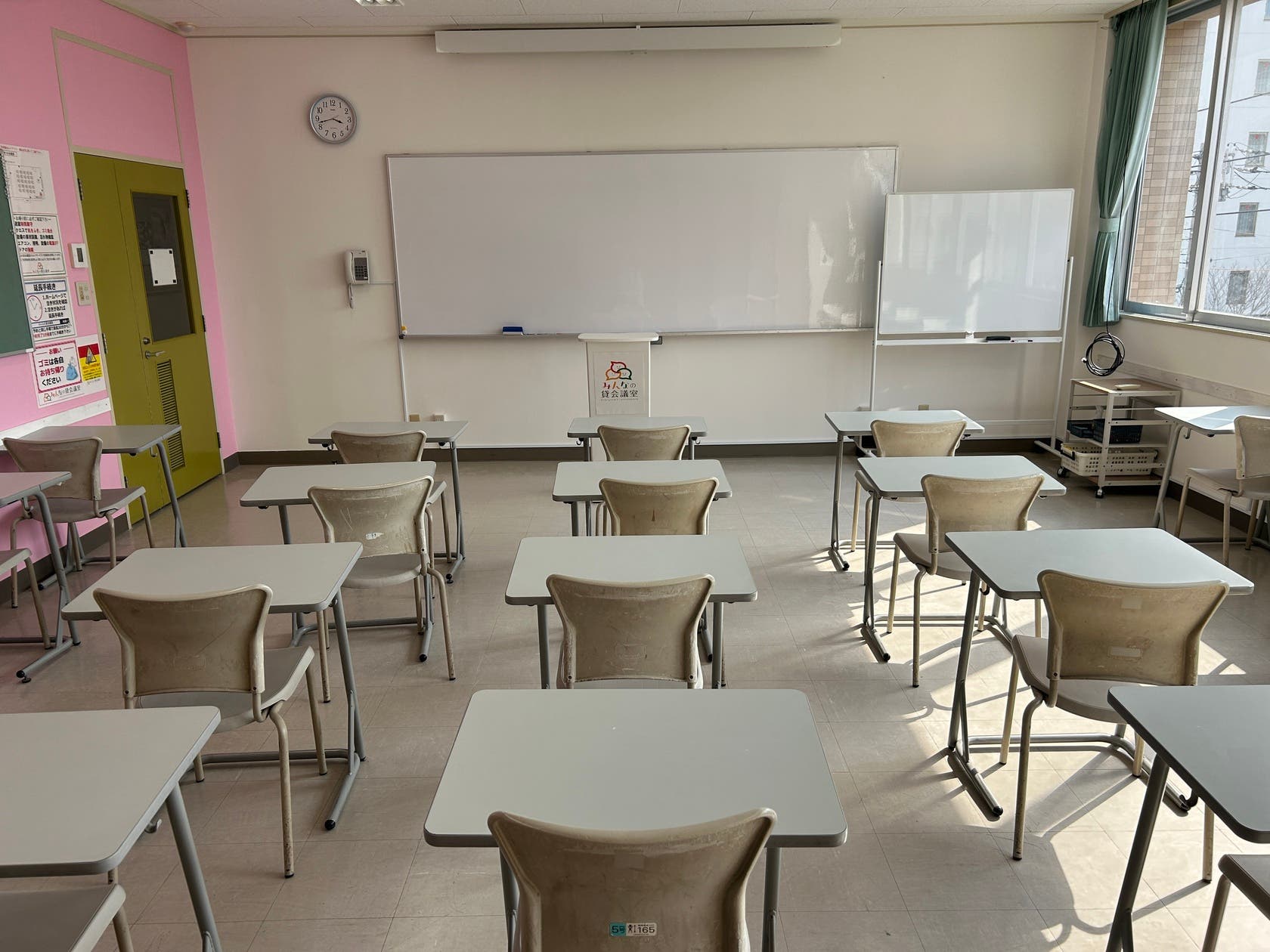 【旭橋駅徒歩5分】定員25＋α！プロジェクター含む備品・高速Wi-Fi無料！東町302会議室の写真8