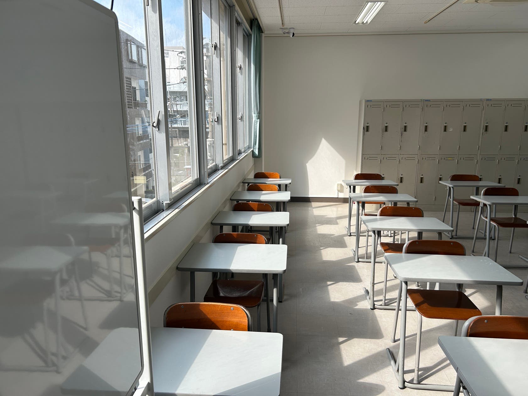 【旭橋駅徒歩5分】定員25＋α！プロジェクター含む備品・高速Wi-Fi無料！東町301会議室の写真15