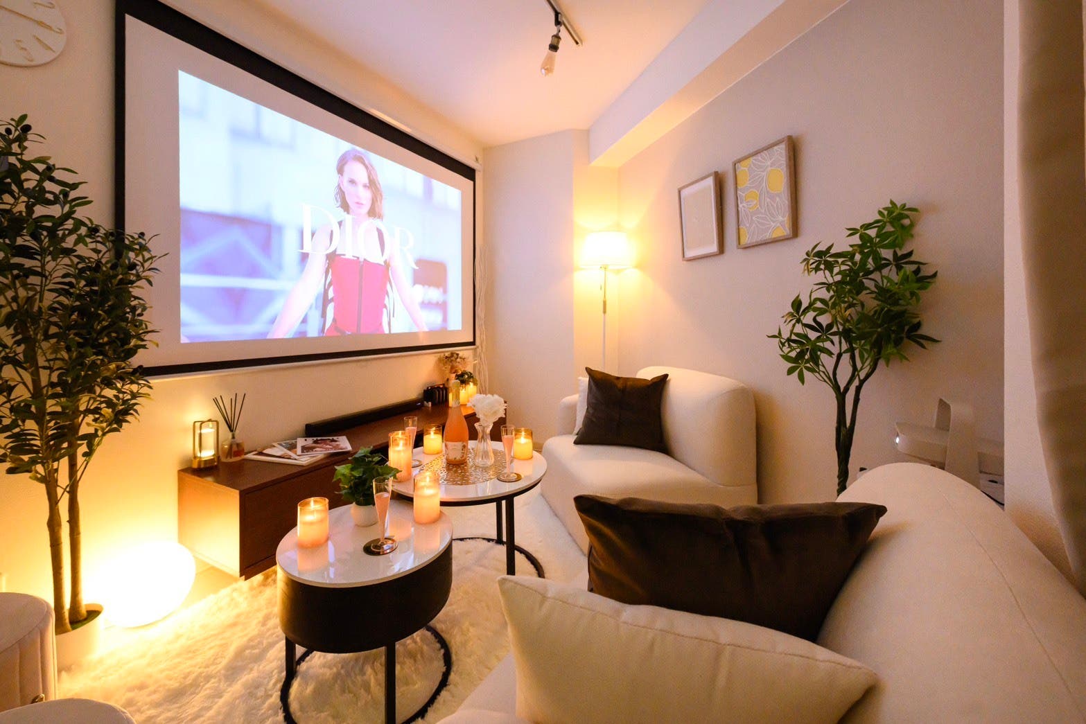 26.4月OPEN✨三ノ宮すぐ💕SNS映え💖 特別なデート👑/女子会や推し活も✨ラウンジ×高画質＆高音質シネマ体験✨🎥の写真1