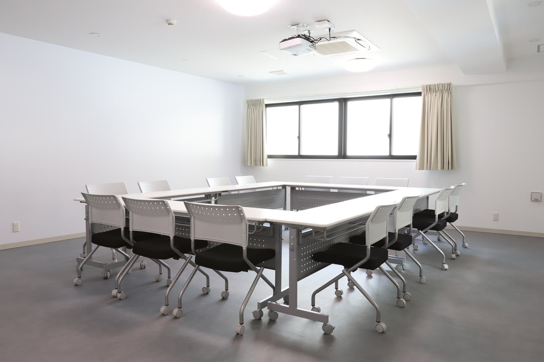 根津駅徒歩６分・54平米の多目的ルーム+喫煙室の写真4