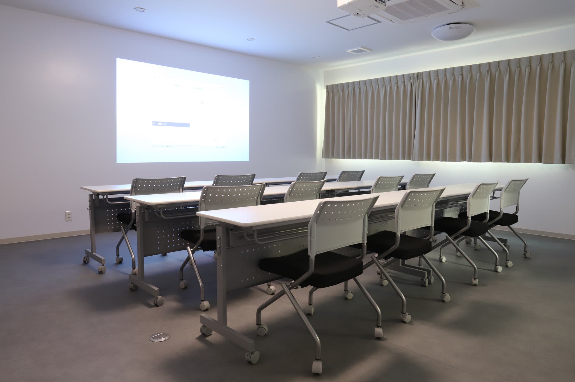 根津駅徒歩６分・54平米の多目的ルーム+喫煙室の写真6