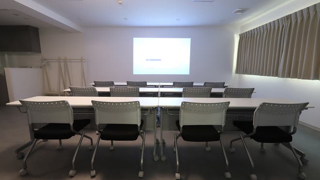 根津駅徒歩6分・54平米の多目的ルーム+喫煙室の写真1