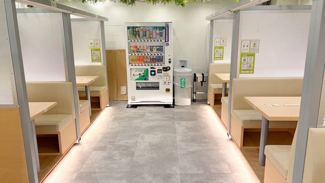 【新橋駅徒歩1分|24時間営業|10Cブース】カウンター席/高速Wi-Fi/電源・充電/テレワーク・作業・勉強・休憩等の写真14