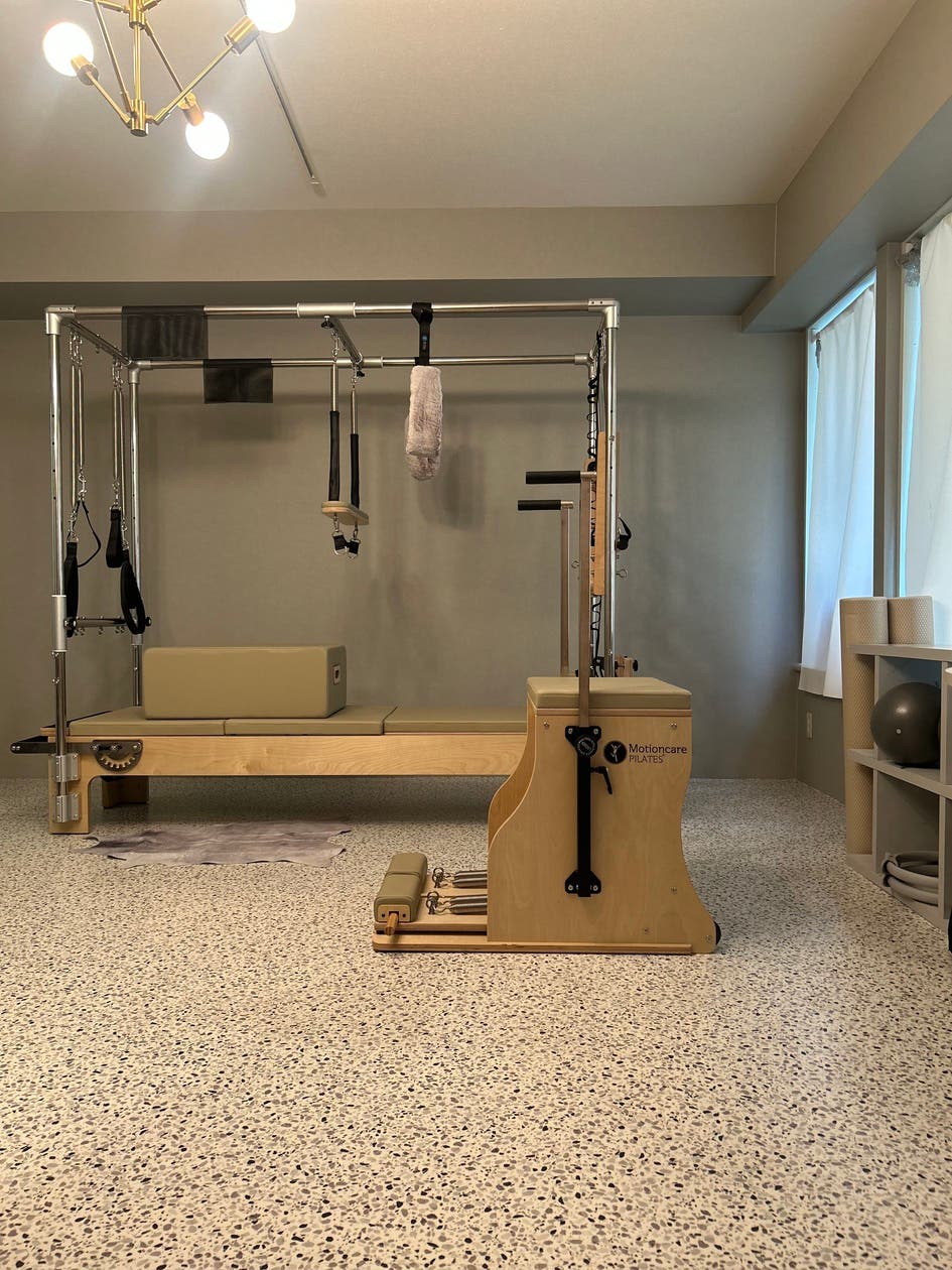 【三宮・徒歩6分】キャフォーマー＋チェア完備｜マシンピラティスレンタルスタジオ（1対1・少人数対応）の写真1