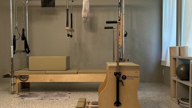 【三宮・徒歩6分】キャフォーマー+チェア完備|マシンピラティスレンタルスタジオ(1対1・少人数対応)の写真1