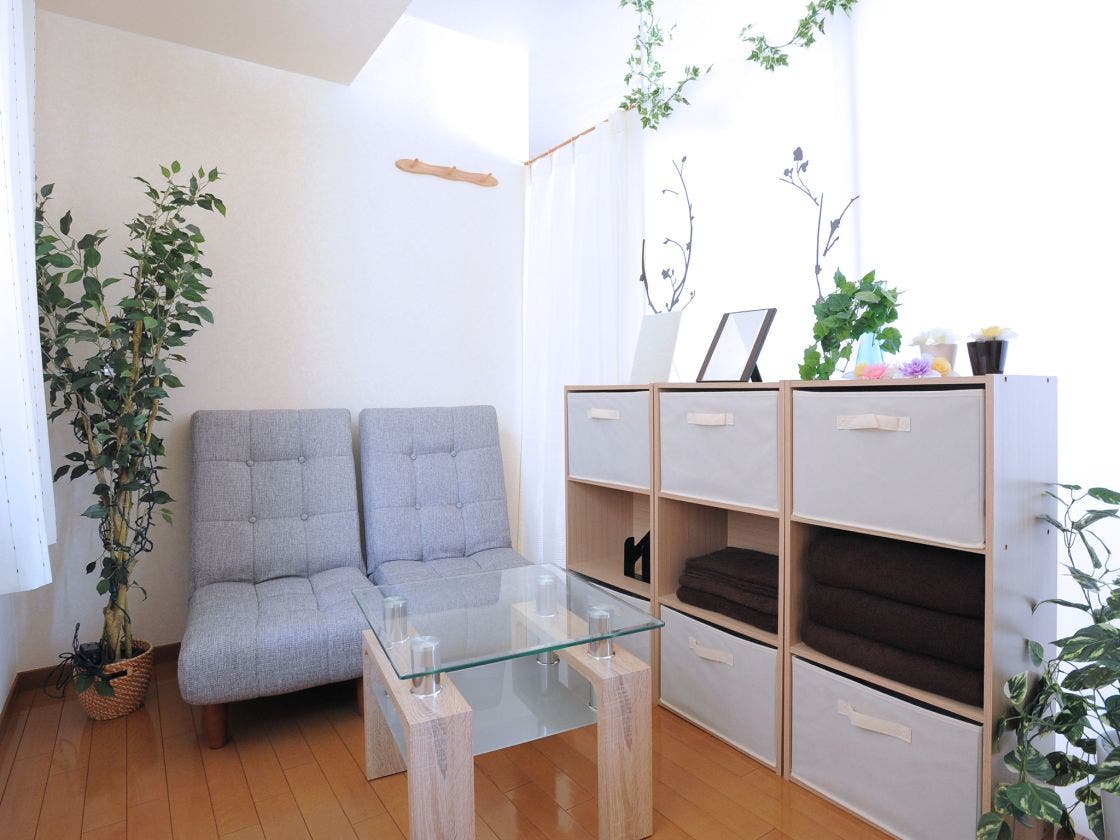 【人気】南森町駅１分✨大阪駅から１駅✨完全個室14帖の広々サロン✨施術ベッド4台まで対応✨講座・練習・体験会にも！の写真11