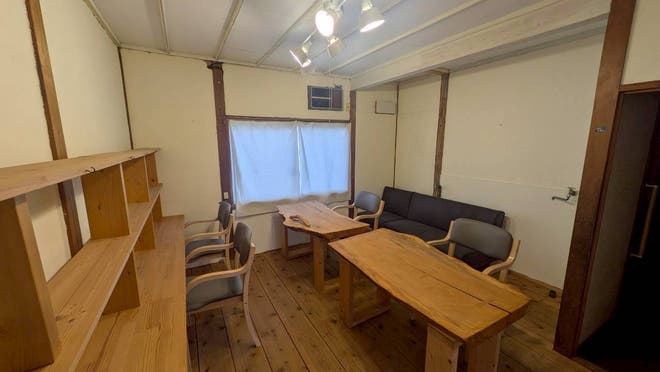 【箱崎駅 東口徒歩2分】24時間OK!コーヒーの香りに包まれる無人レンタルスペース(Wi-Fi・エアコン完備)の写真1