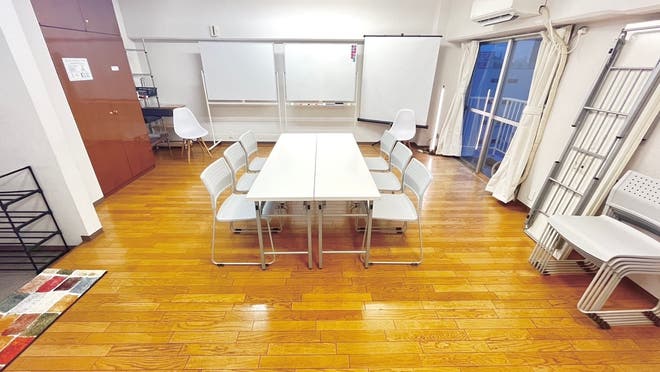 RENEW<カラフルスペース🌈>【室内動画あり】⭐️明るく(南向大窓)広く(40㎡)快適⭐️大型鏡・ホワイトボード2台の写真1