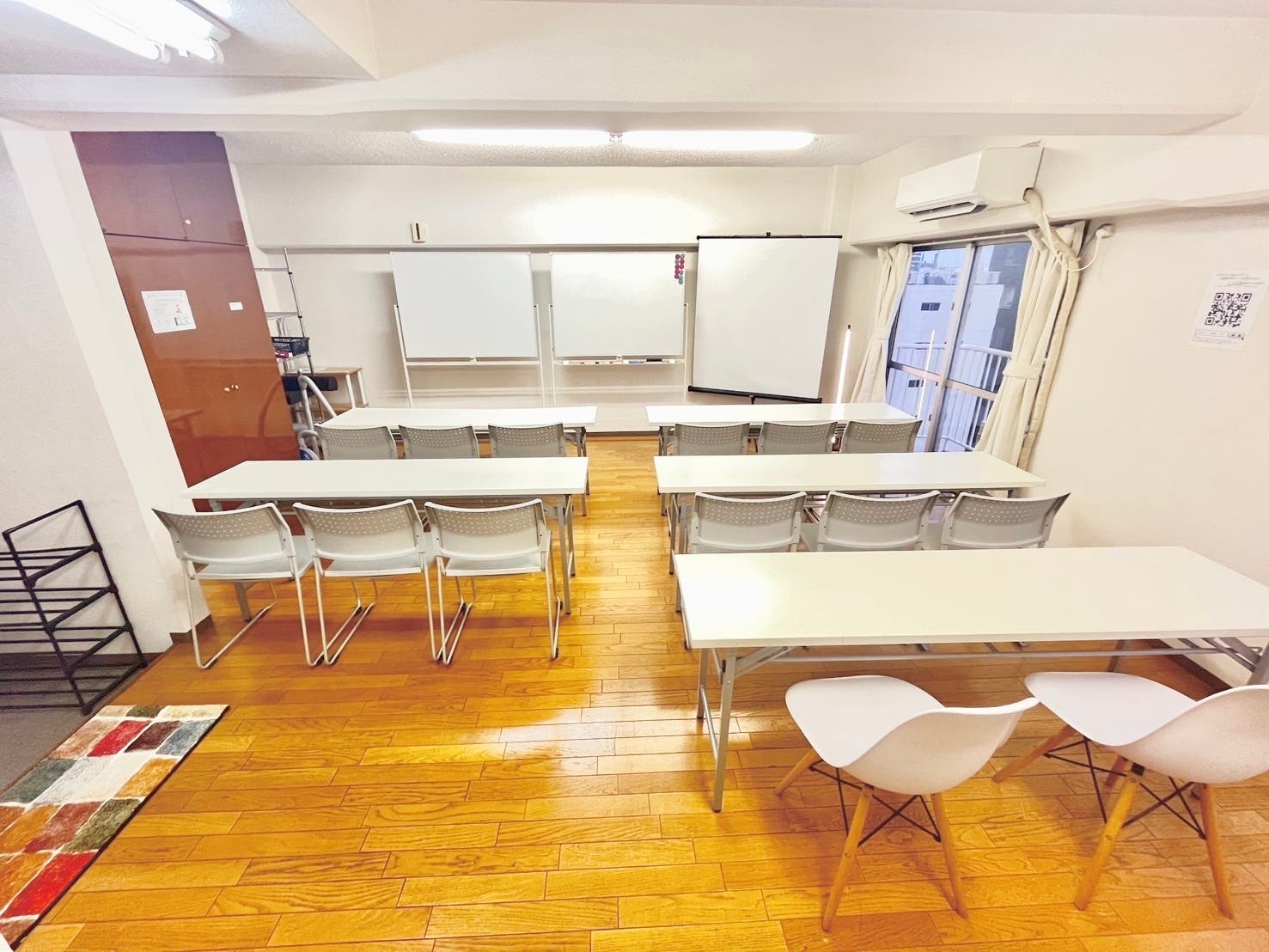 RENEW＜カラフルスペース🌈＞【室内動画あり】⭐️明るく(南向大窓)広く(40㎡)快適⭐️大型鏡・ホワイトボード2台の写真6