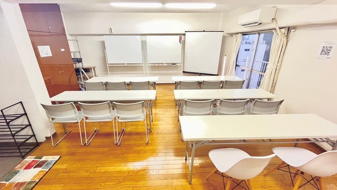 RENEW<カラフルスペース🌈>【室内動画あり】⭐️明るく(南向大窓)広く(40㎡)快適⭐️大型鏡・ホワイトボード2台の写真6