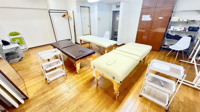 RENEW<カラフルスペース🌈>【室内動画あり】⭐️明るく(南向大窓)広く(40㎡)快適⭐️大型鏡・ホワイトボード2台の写真11