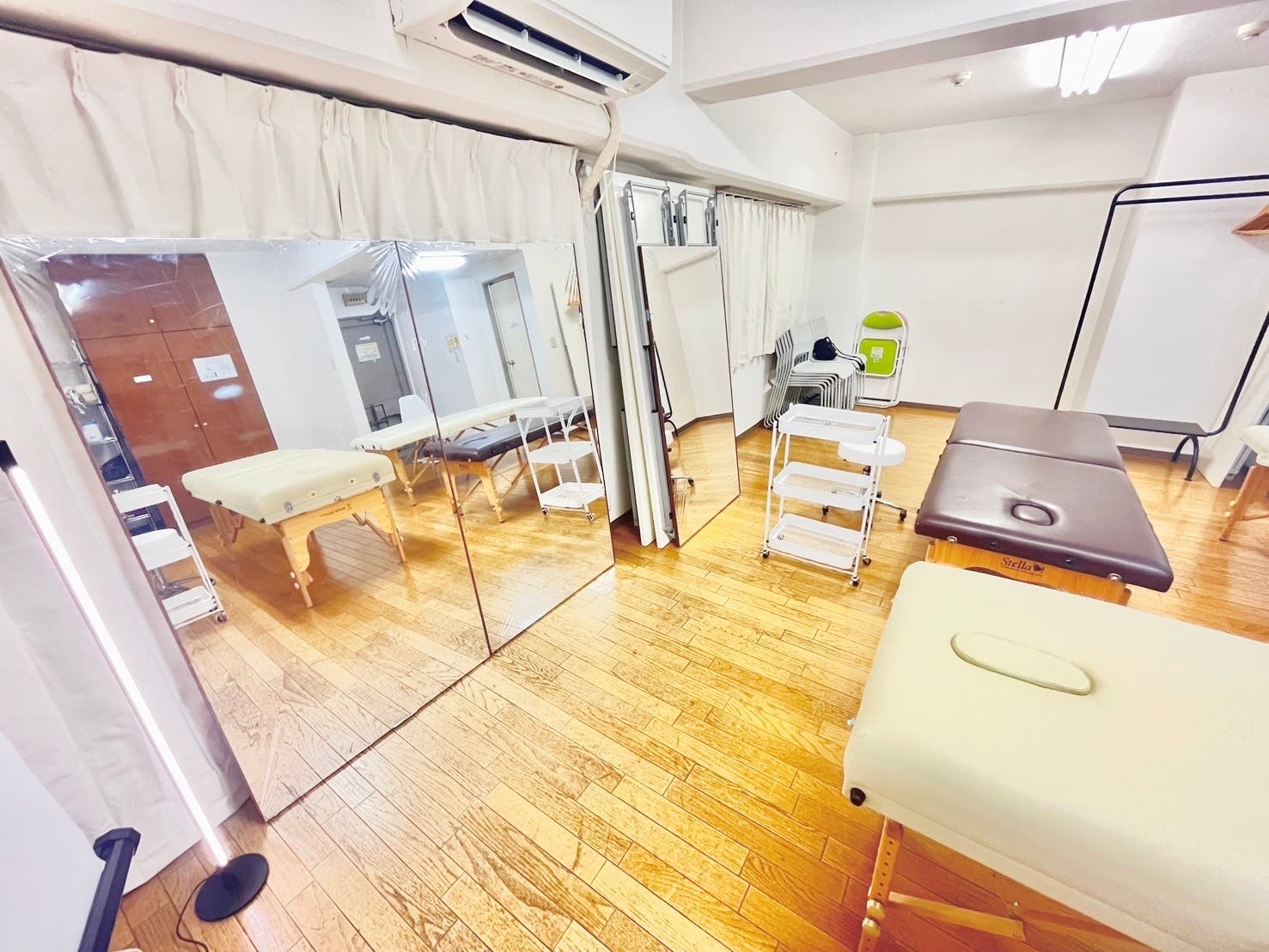 RENEW＜カラフルスペース🌈＞【室内動画あり】⭐️明るく(南向大窓)広く(40㎡)快適⭐️大型鏡・ホワイトボード2台の写真13