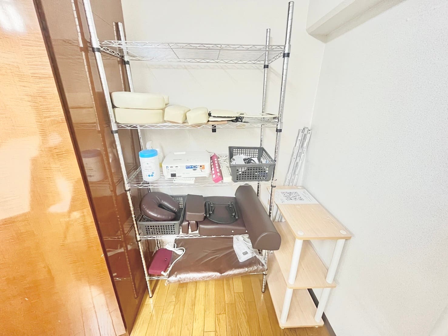 RENEW＜カラフルスペース🌈＞【室内動画あり】⭐️明るく(南向大窓)広く(40㎡)快適⭐️大型鏡・ホワイトボード2台の写真15