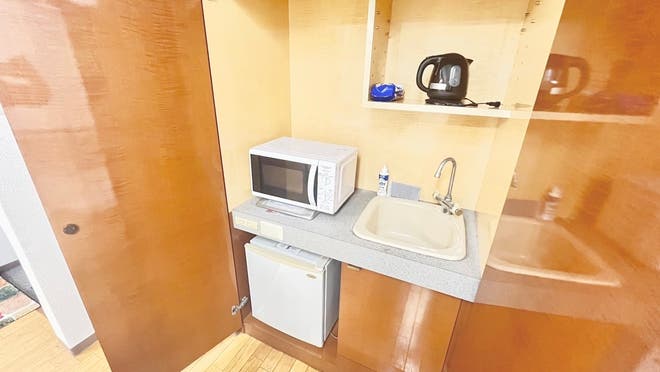 RENEW<カラフルスペース🌈>【室内動画あり】⭐️明るく(南向大窓)広く(40㎡)快適⭐️大型鏡・ホワイトボード2台の写真14