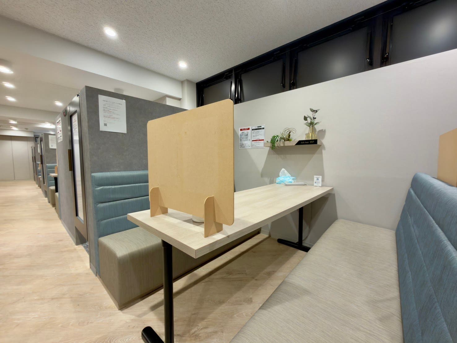 ソファ席(1～4名)No.19/【大宮駅2分】✨4月値下げ中,24h営業✨勉強・Web会議✨フリードリンク/WiｰFiの写真2