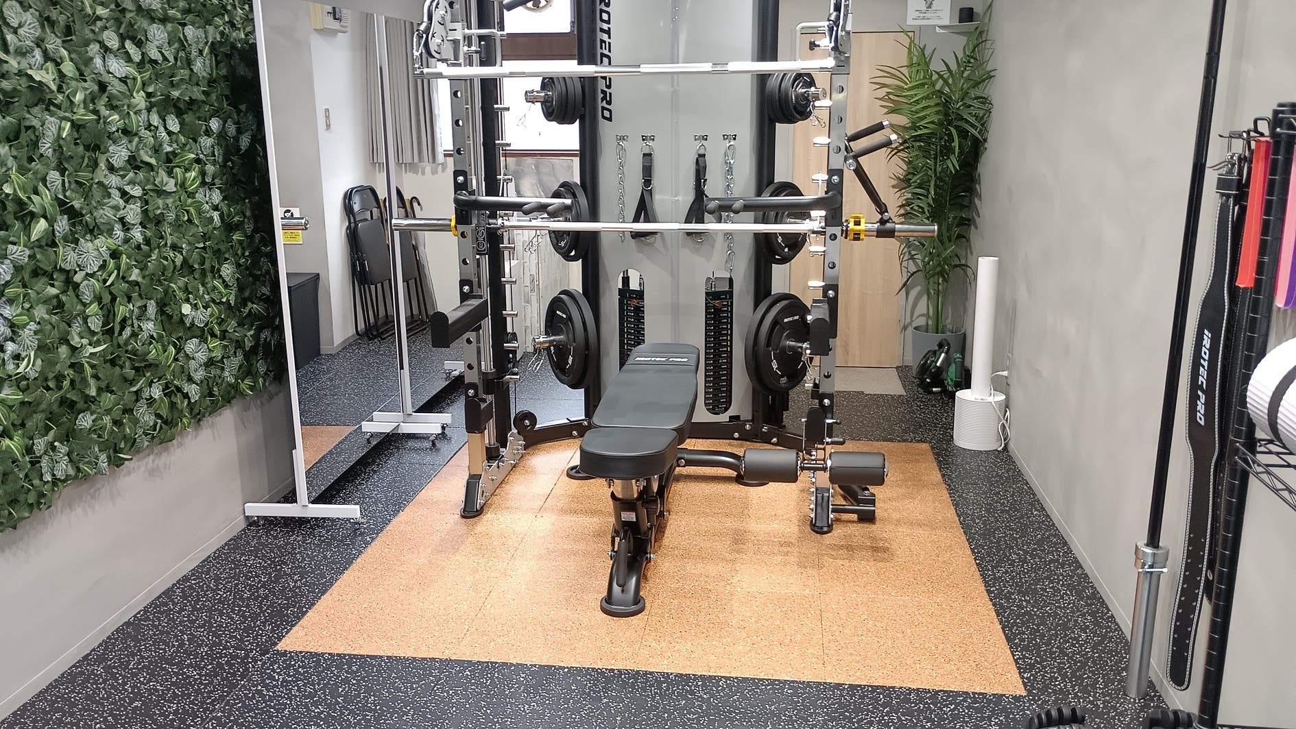 ✨ NEW OPEN ✨【🎉地域最安値🎉】武蔵小杉駅駅徒歩7分の駅チカレンタルジム、清潔感ありオシャレ、トレーニング器具充実の写真1