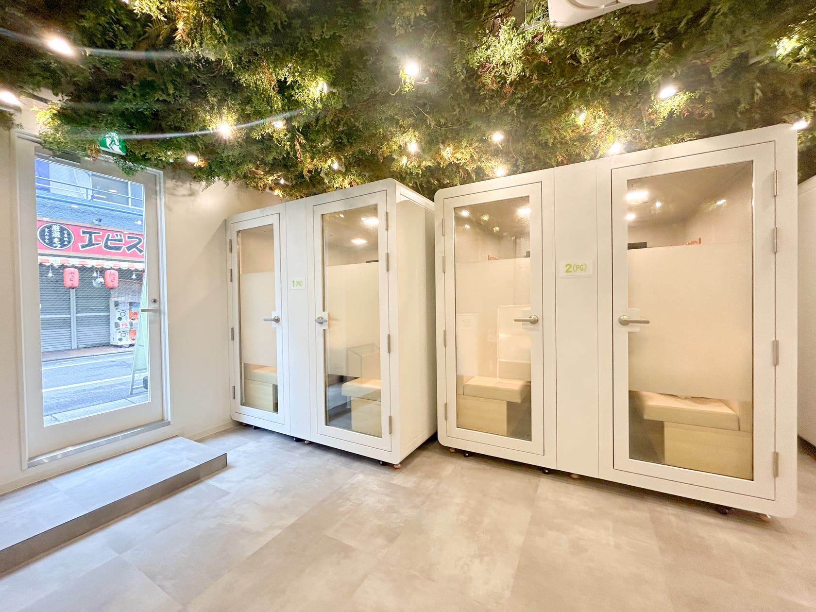 【学芸大学駅徒歩1分｜24時間営業｜7PSブース】防音完全個室／31.5型モニター／充電／web商談・面接・MTG・テレワーク等の写真15