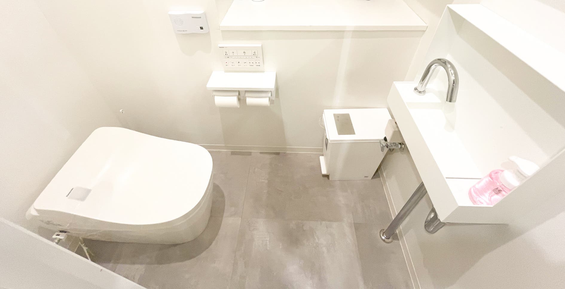 【学芸大学駅徒歩1分｜24時間営業｜14PSブース】防音完全個室／31.5型モニタ／充電／web商談・面接・MTG・テレワーク等の写真20