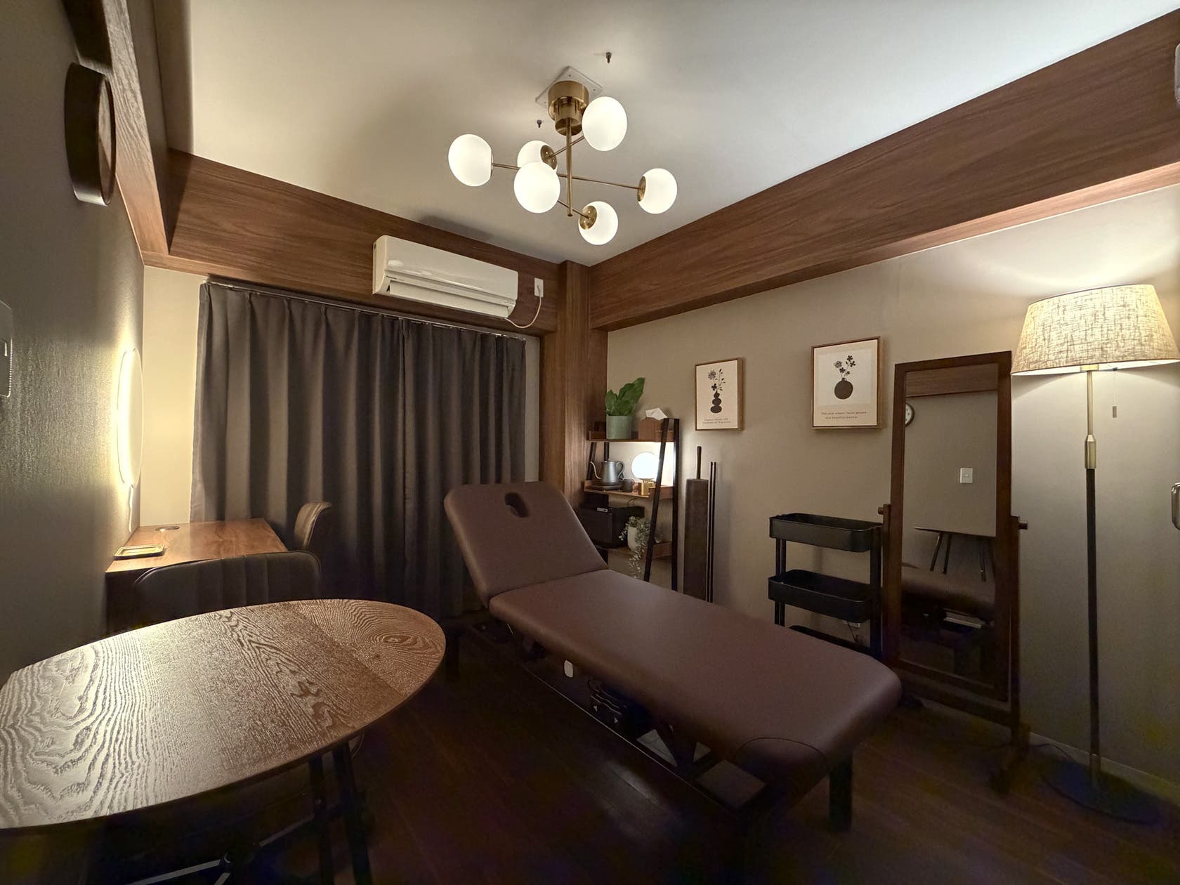 【New！】三鷹駅からすぐ！完全個室の清潔なプレミアムプライベートサロン｜マッサージ・エステ・メイク・ネイルの写真4