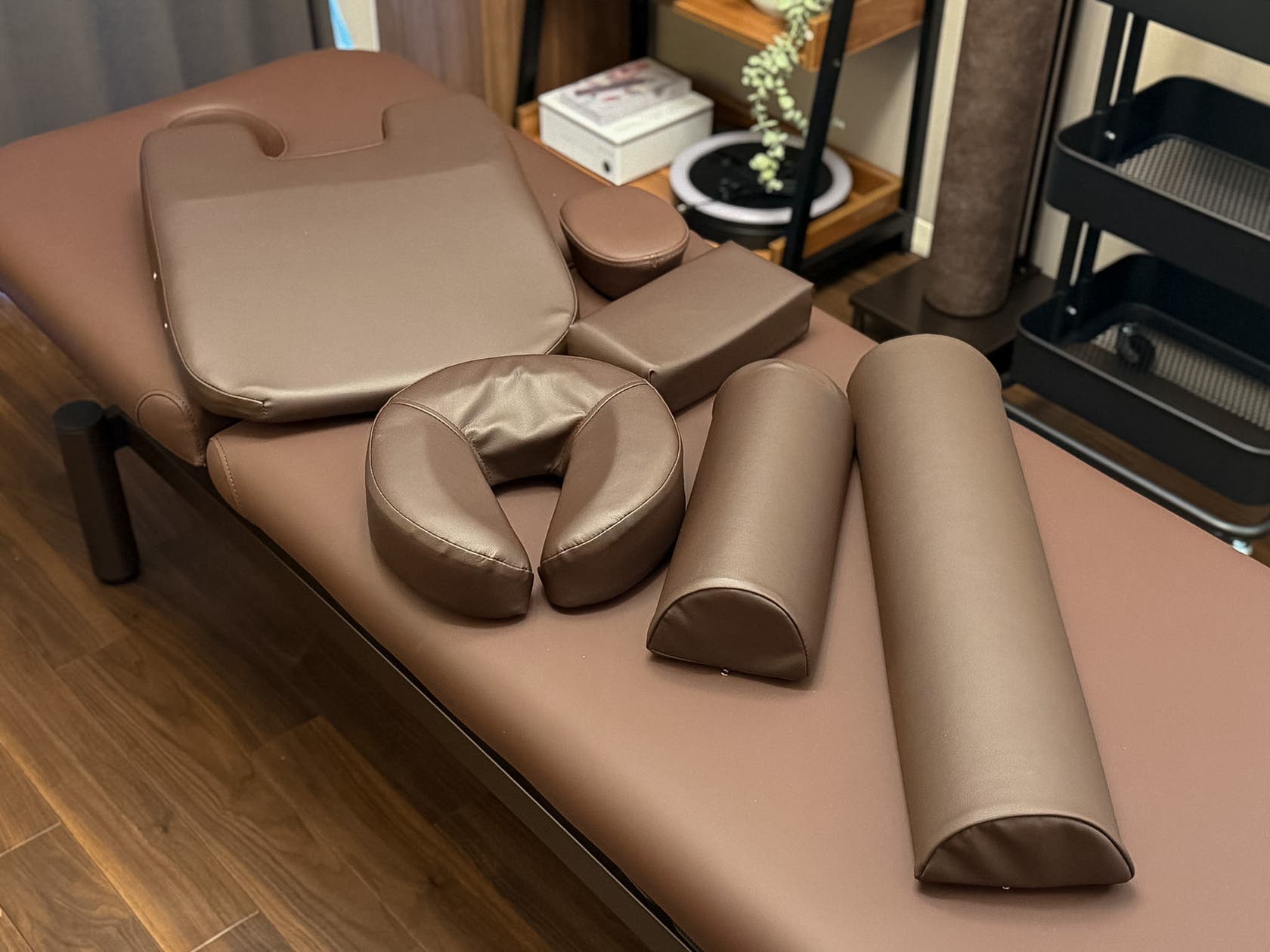 【New！】三鷹駅からすぐ！完全個室の清潔なプレミアムプライベートサロン｜マッサージ・エステ・メイク・ネイルの写真7