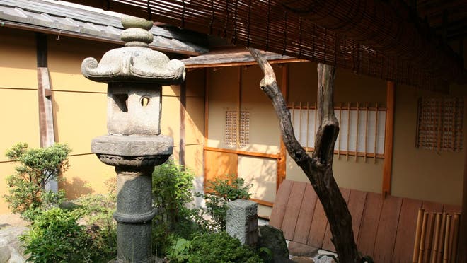 【四条烏丸】一棟建ての茶室。躙り口の先に現れる、静謐。日本の粋を楽しむひとときをの写真4