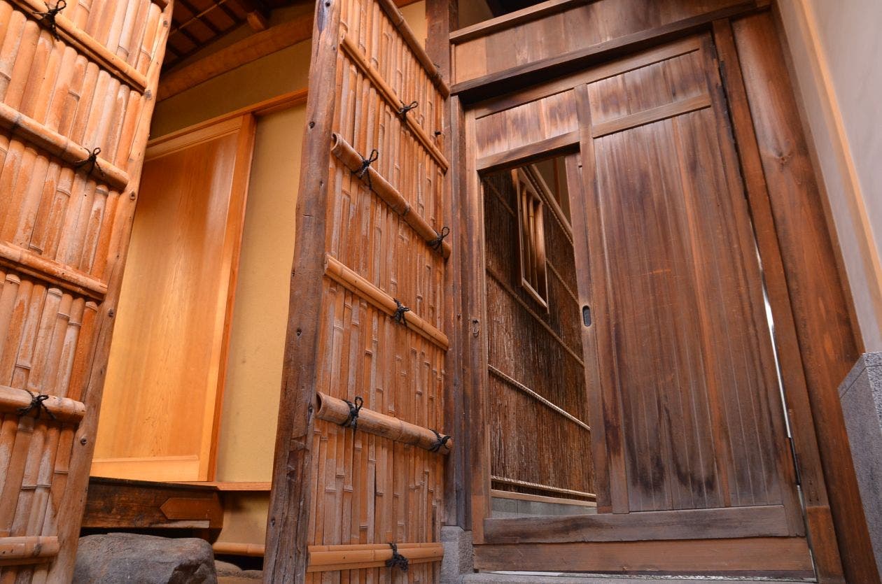 【四条烏丸】一棟建ての茶室。躙り口の先に現れる、静謐。日本の粋を楽しむひとときをの写真8