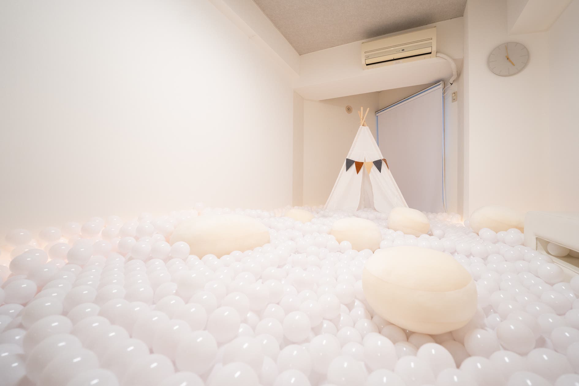 ⭐リニューアル⭐馬喰町から４分！１面ボールプールのパーティルーム✨女子会、撮影、シアター、各種パーティの写真3