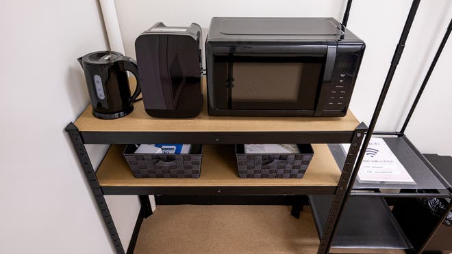 【JR三ノ宮駅0分】最大12名貸し会議室|40型モニター無料|会議・面接・研修・勉強会・仕事終わりの打ち合わせの写真10