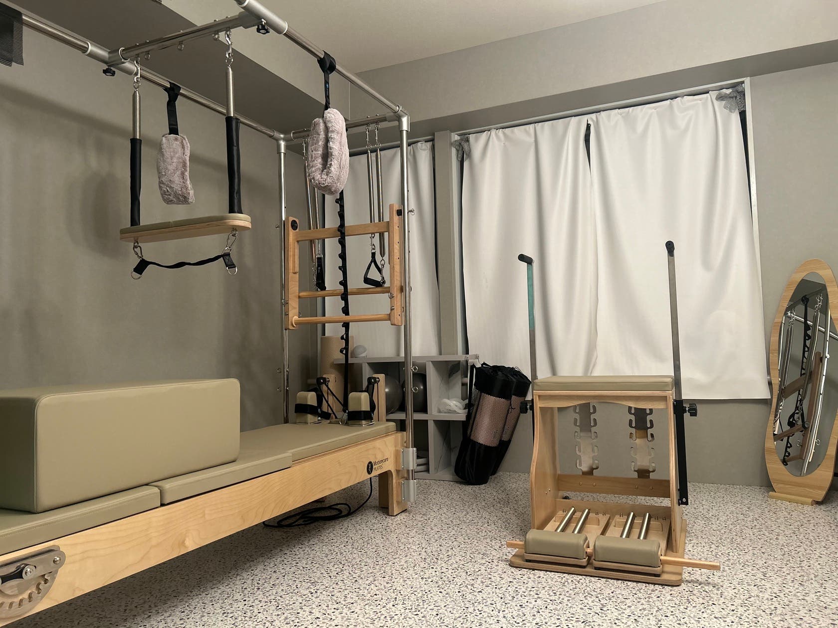 【三宮・徒歩6分】キャフォーマー＋チェア完備｜マシンピラティスレンタルスタジオ（1対1・少人数対応）の写真2