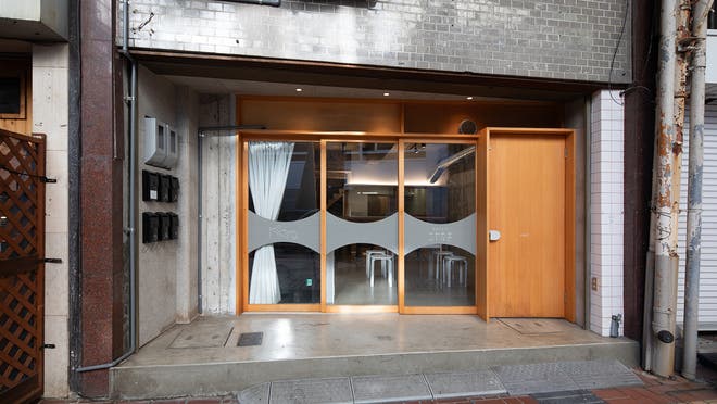 岐阜市柳ケ瀬商店街にあるレトロビルのリノベ空間。やってみたいことをしてみる場。 レンタルキッチン / フリースペースの写真2