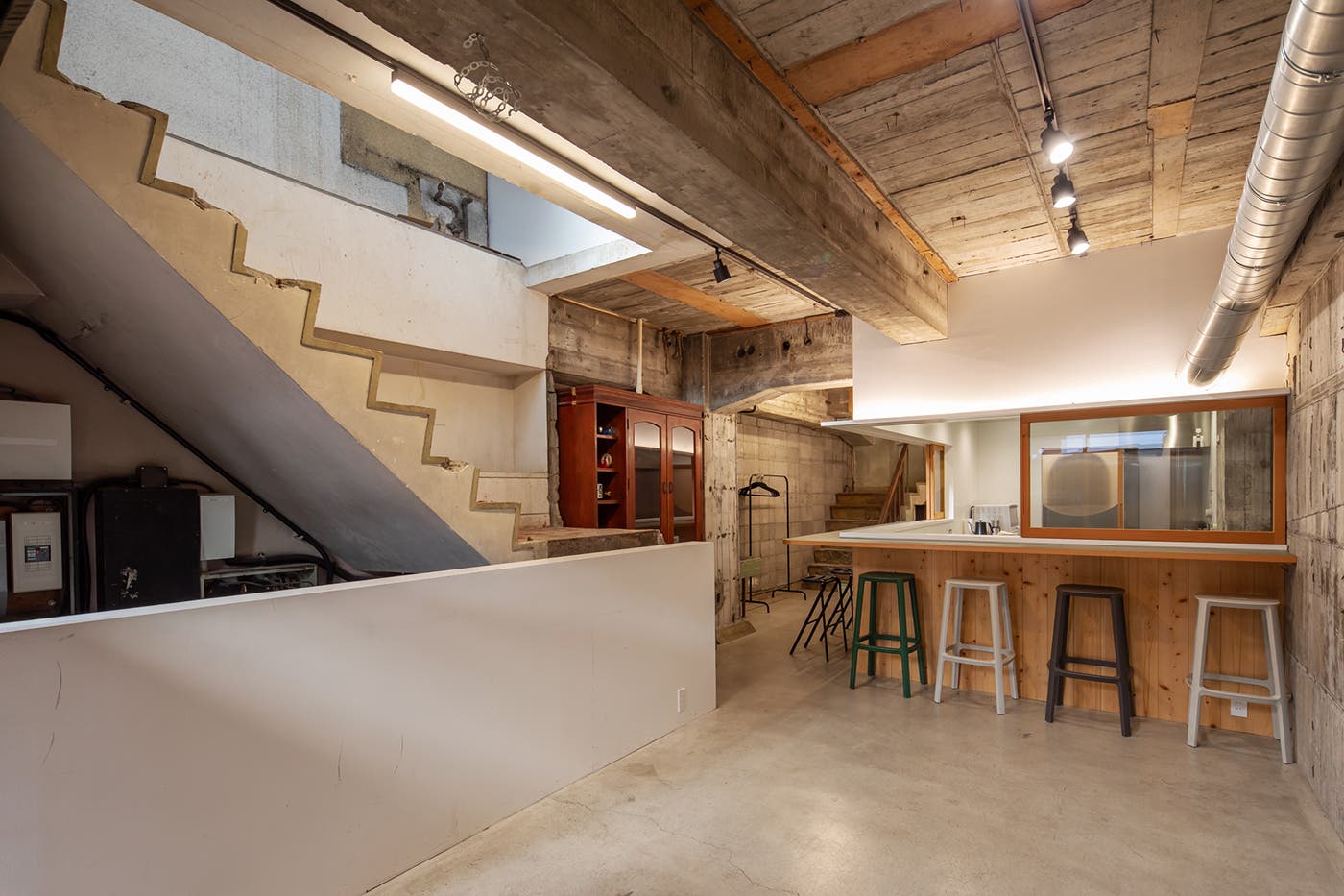 岐阜市柳ケ瀬商店街にあるレトロビルのリノベ空間。やってみたいことをしてみる場。　レンタルキッチン / フリースペースの写真4