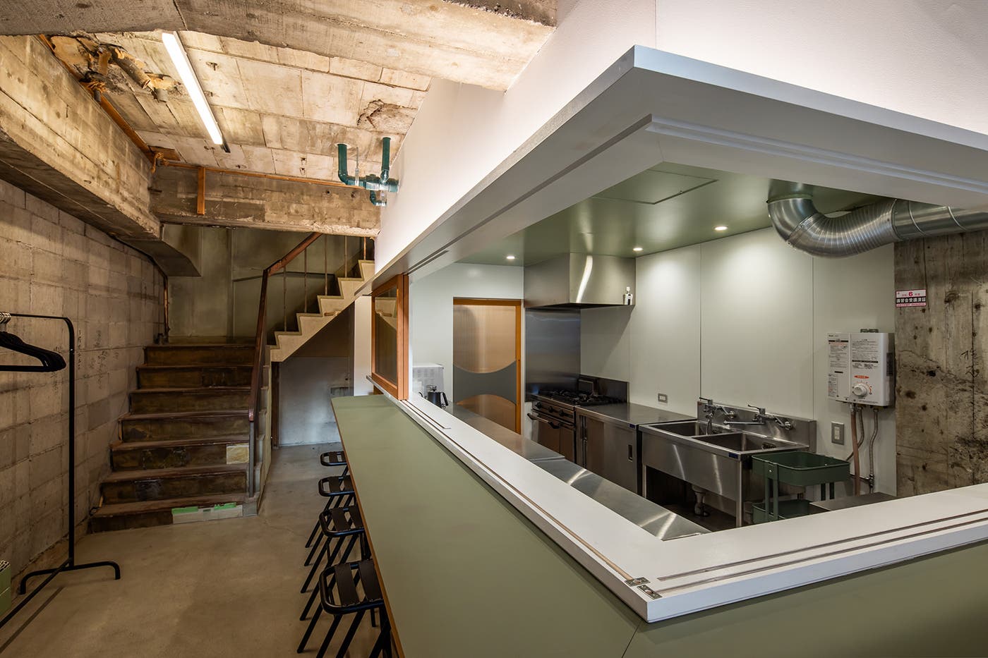 岐阜市柳ケ瀬商店街にあるレトロビルのリノベ空間。やってみたいことをしてみる場。　レンタルキッチン / フリースペースの写真5