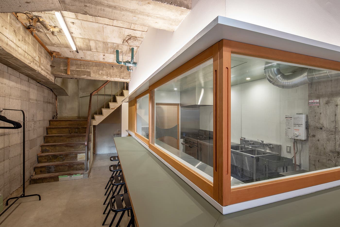 岐阜市柳ケ瀬商店街にあるレトロビルのリノベ空間。やってみたいことをしてみる場。　レンタルキッチン / フリースペースの写真6