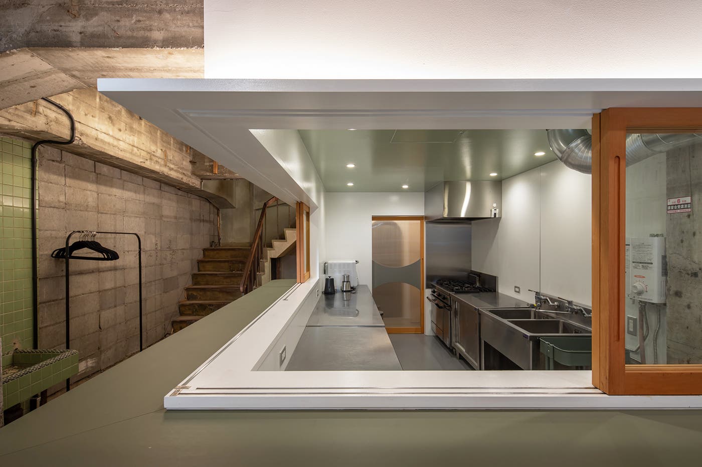 岐阜市柳ケ瀬商店街にあるレトロビルのリノベ空間。やってみたいことをしてみる場。　レンタルキッチン / フリースペースの写真7