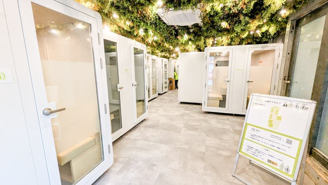 【学芸大学駅徒歩1分|24時間営業|11PGブース】最大6名/防音完全個室/高速WiFi/55型モニタ/会議・商談・面接・打合せの写真15