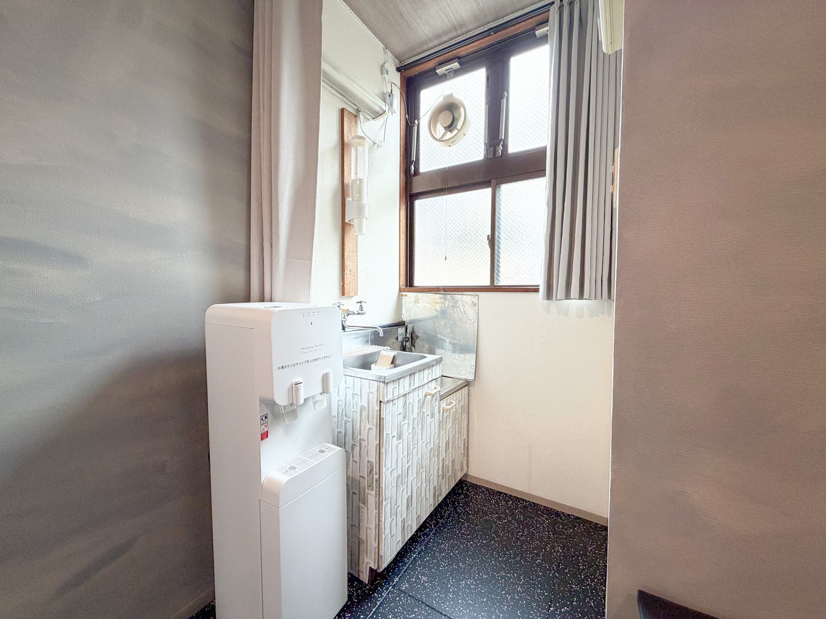 ✨ NEW OPEN ✨【🎉地域最安値🎉】武蔵小杉駅駅徒歩7分の駅チカレンタルジム、清潔感ありオシャレ、トレーニング器具充実の写真5