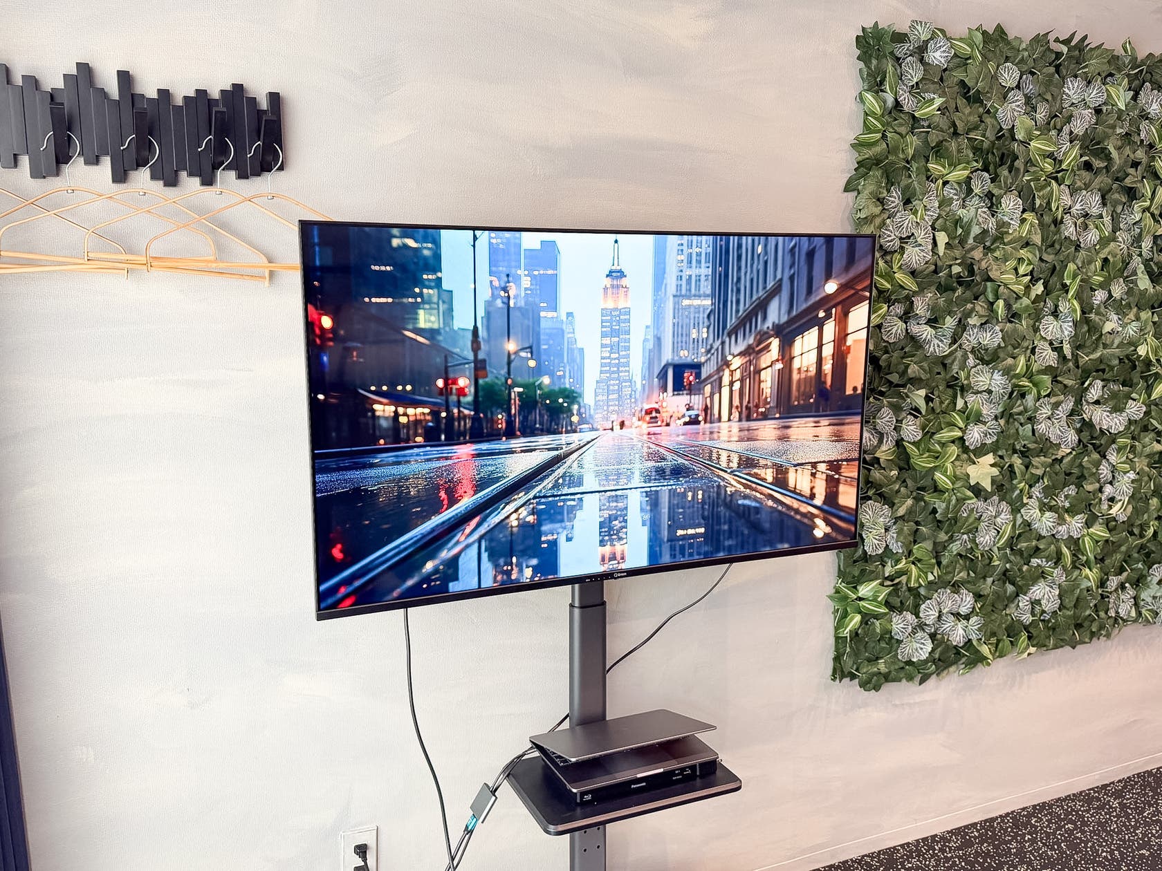 ✨ NEW OPEN ✨【🎉地域最安値🎉】武蔵小杉駅駅徒歩7分の駅チカレンタルジム、清潔感ありオシャレ、トレーニング器具充実の写真6