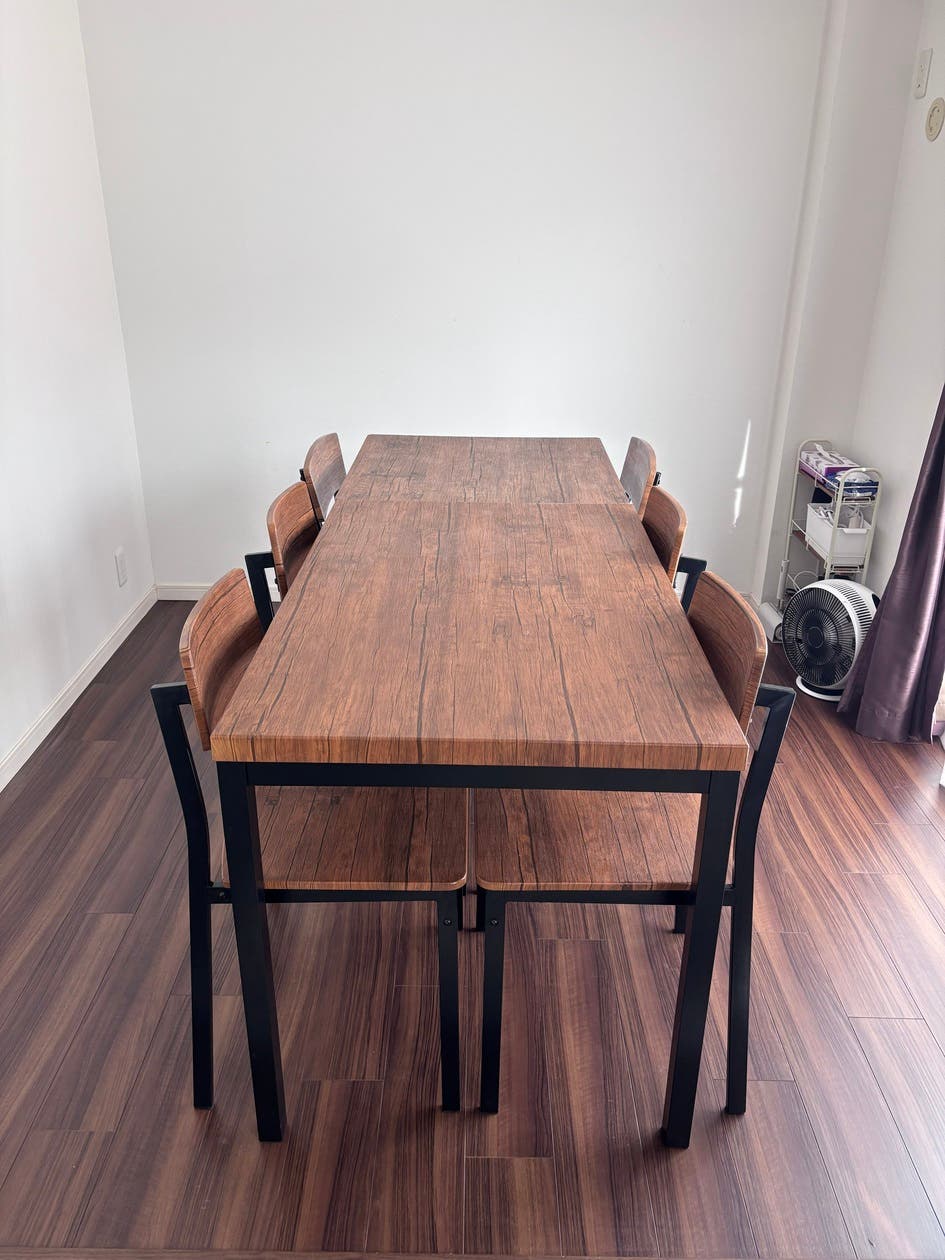 【駅徒歩5分・最大8名】白壁に木調フロアのシンプル空間｜女子会・誕生日・撮影・ワークにの写真3