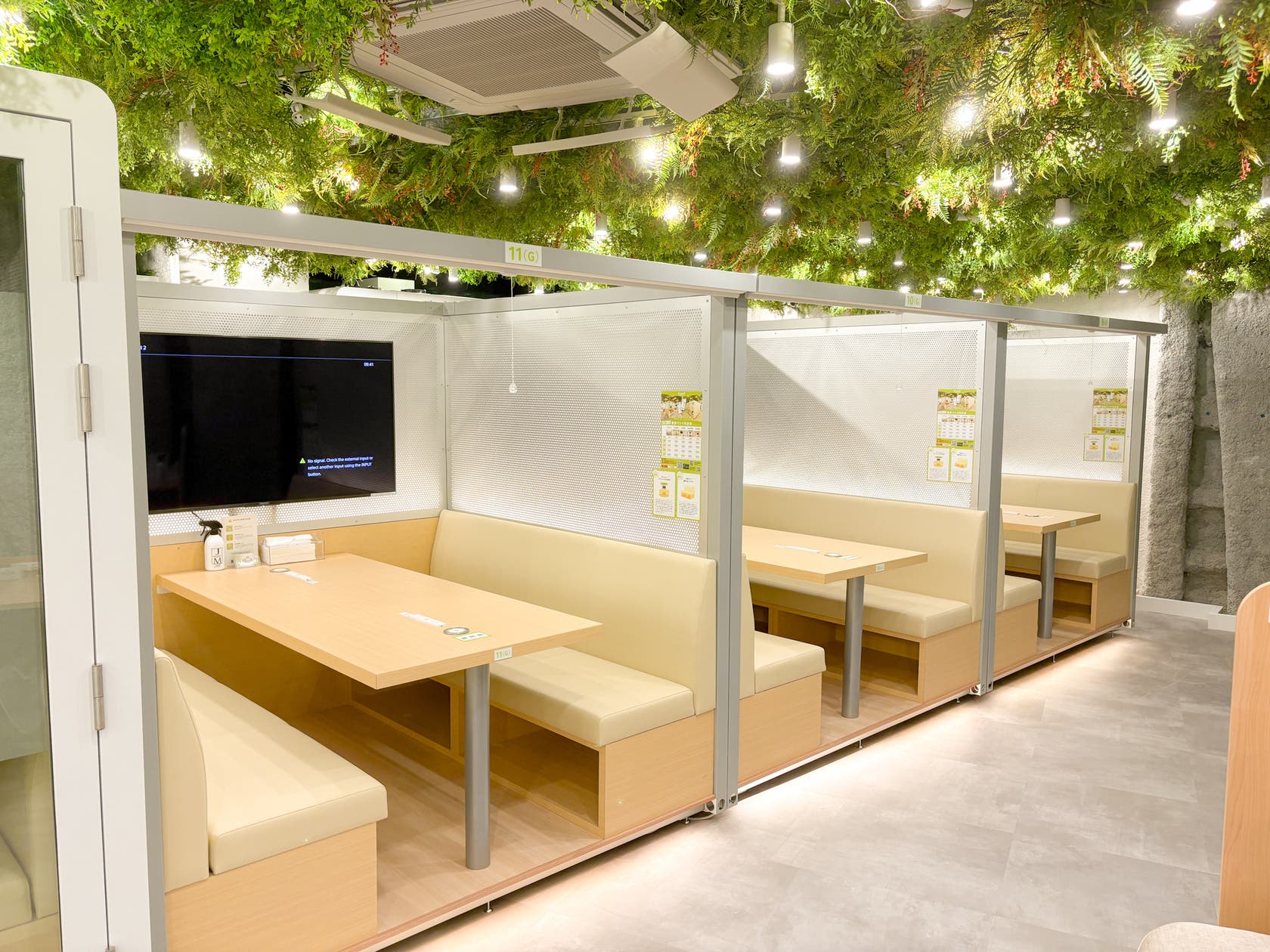 【恵比寿駅徒歩1分｜24時間営業｜1Cブース】カウンター席／高速Wi-Fi／電源・充電／テレワーク・作業・勉強・休憩等の写真16