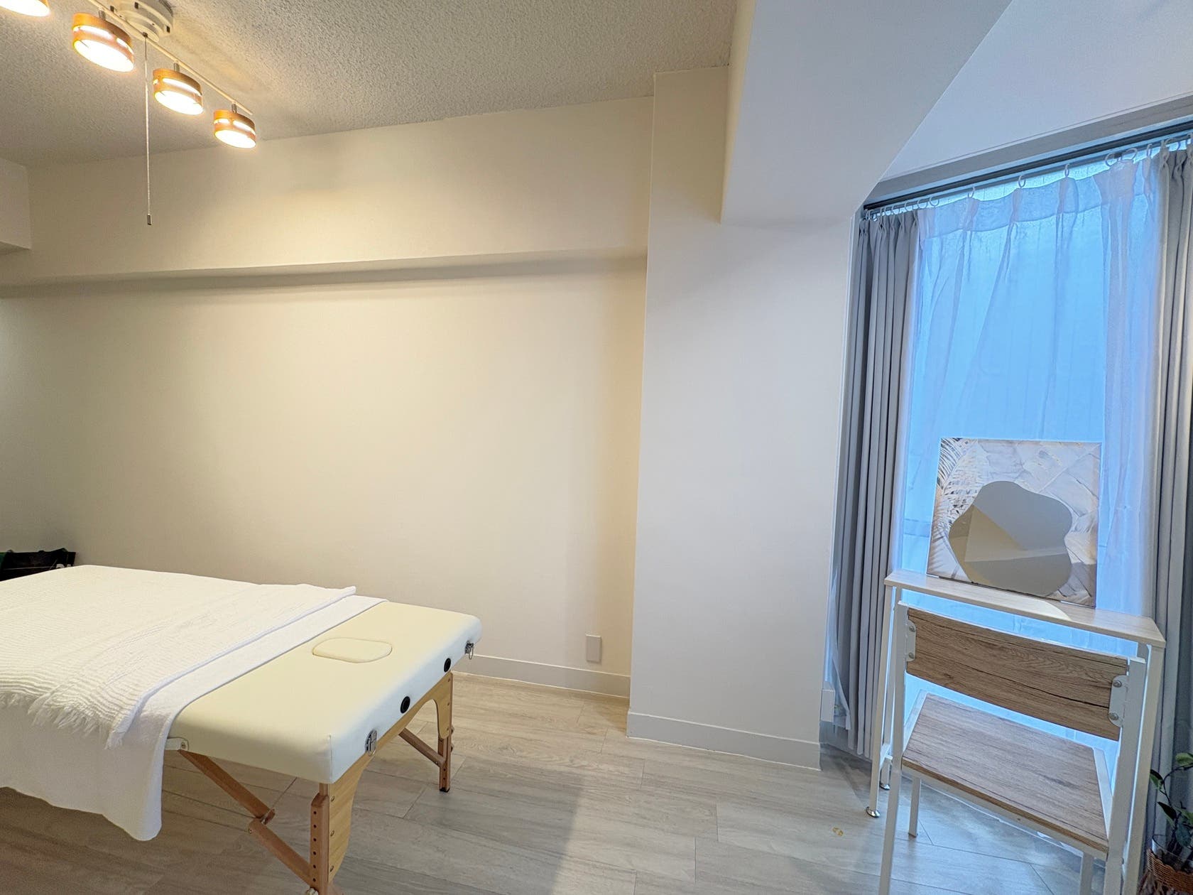 【名古屋駅】2026年4月OPEN｜韓国風ホワイト空間＋グリーンが映える完全個室レンタルサロン｜🛜の写真18