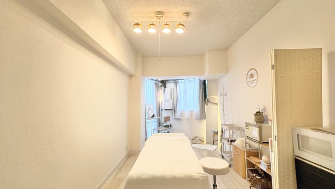 【名古屋駅】2026年4月OPEN|韓国風ホワイト空間+グリーンが映える完全個室レンタルサロン|🛜の写真3