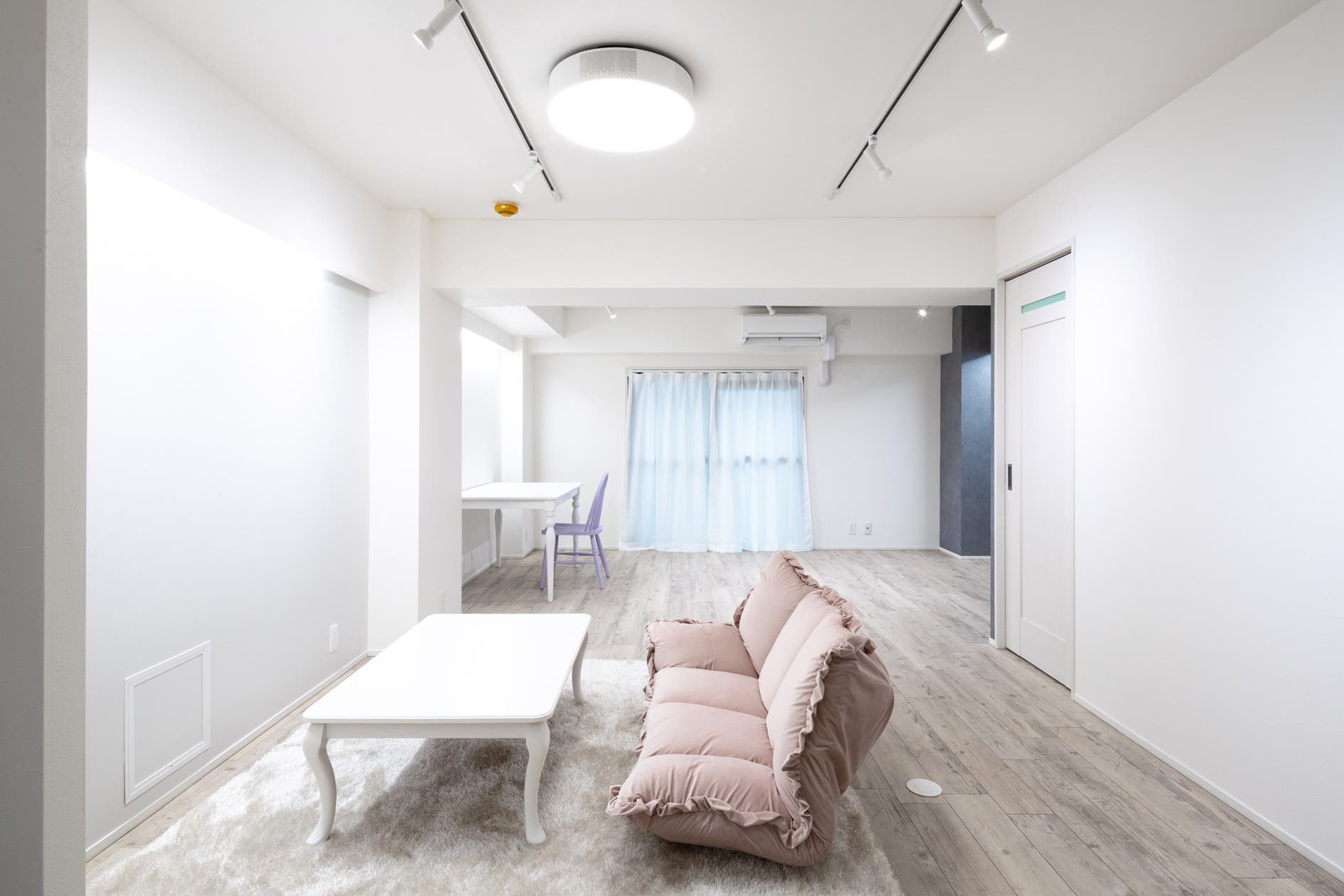 推し活や上映会、撮影などに利用できるレンタルスペースです、大画面で楽しめる映像環境があり、撮影・配信にも対応していますの写真1