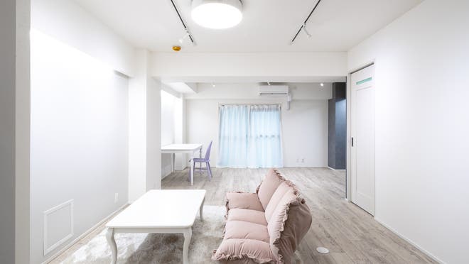 推し活や上映会、撮影などに利用できるレンタルスペースです、大画面で楽しめる映像環境があり、撮影・配信にも対応していますの写真1