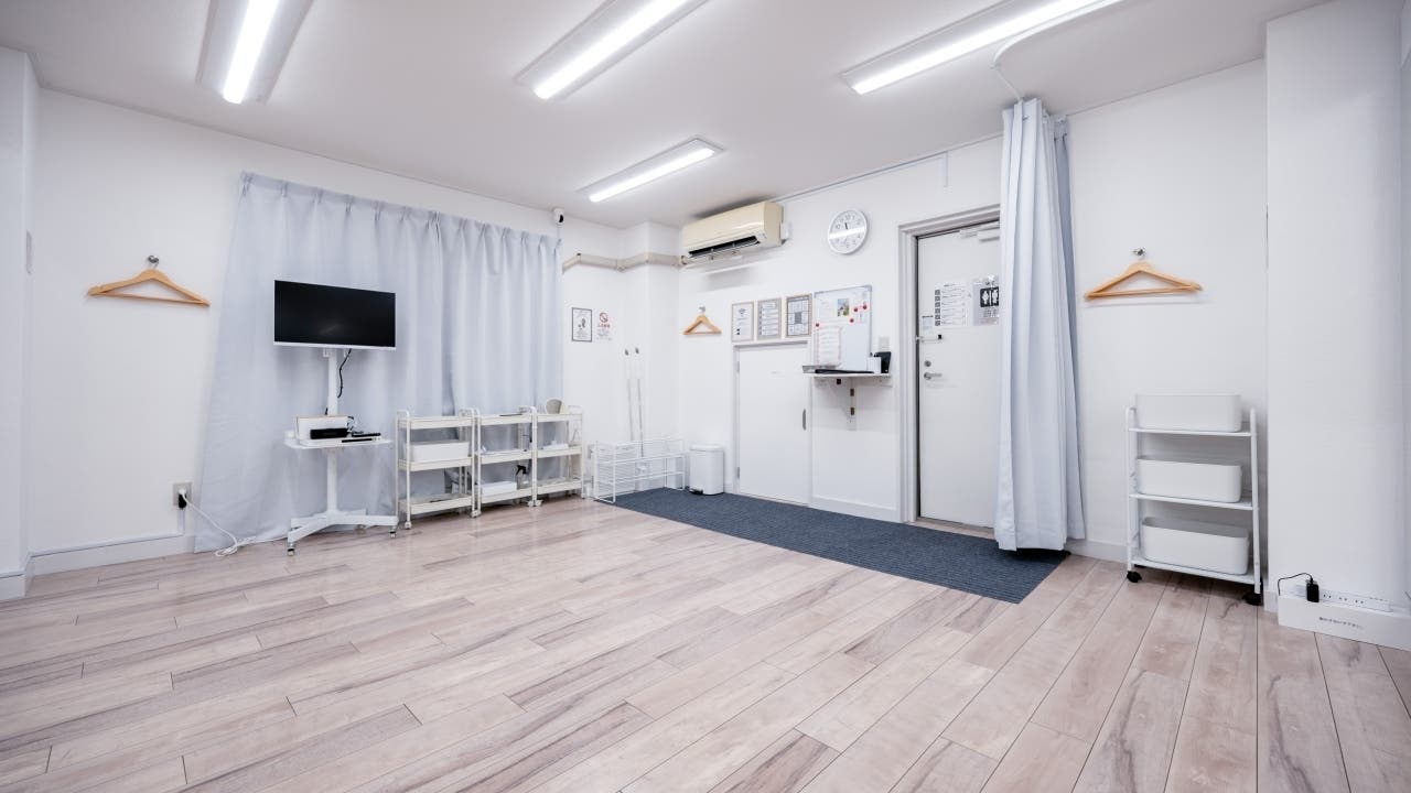 オープン割🎉ダンスに最適個室✨三ノ宮駅徒歩1分｜清潔｜大型2面鏡｜モニター｜更衣室｜無料備品多数｜個人レッスン｜ヨガ｜ダンスの写真7