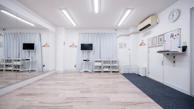 オープン割🎉ダンスに最適個室✨三ノ宮駅徒歩1分|清潔|大型2面鏡|モニター|更衣室|無料備品多数|個人レッスン|ヨガ|ダンスの写真6