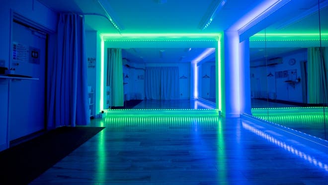 オープン割🎉ダンスに最適個室✨三ノ宮駅徒歩1分|清潔|大型2面鏡|モニター|更衣室|無料備品多数|個人レッスン|ヨガ|ダンスの写真11