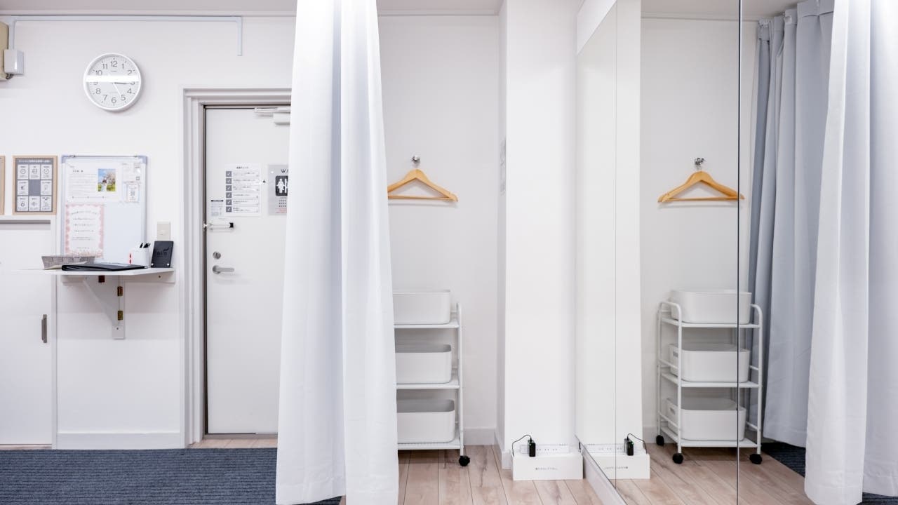 オープン割🎉ダンスに最適個室✨三ノ宮駅徒歩1分｜清潔｜大型2面鏡｜モニター｜更衣室｜無料備品多数｜個人レッスン｜ヨガ｜ダンスの写真13