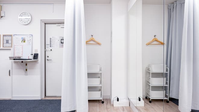 オープン割🎉ダンスに最適個室✨三ノ宮駅徒歩1分|清潔|大型2面鏡|モニター|更衣室|無料備品多数|個人レッスン|ヨガ|ダンスの写真13